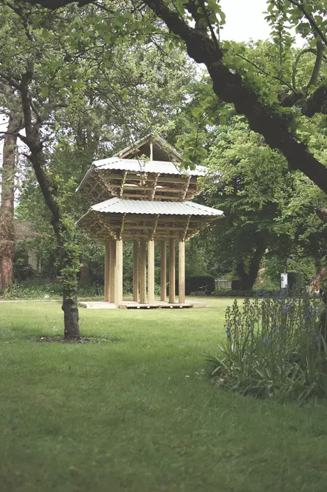 Tempio giapponese in legno al Dorich House Museum degli studenti della Kingston University