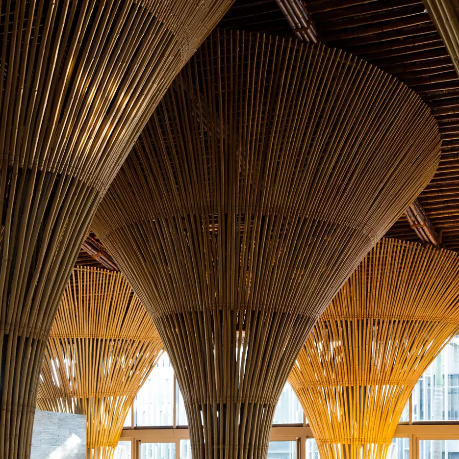 Naman Retreat Beach Bar door Vo Trong Nghia Architects