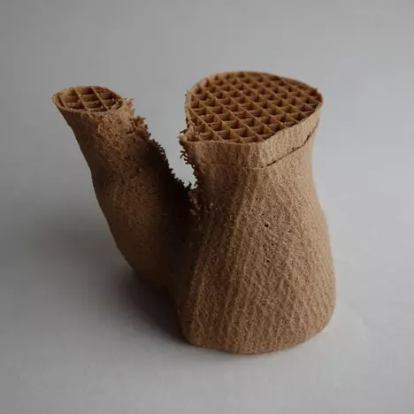 Segment av 3D-printad Mycelium Chair av Eric Klarenbeek