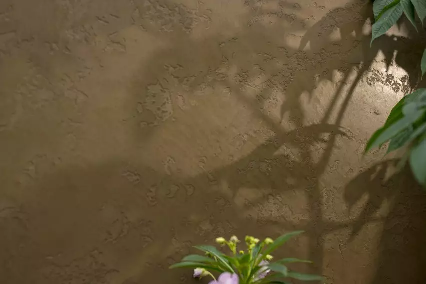 Sombras na parede finalizadas com Armourcoat PPX no Chelsea Flower Show