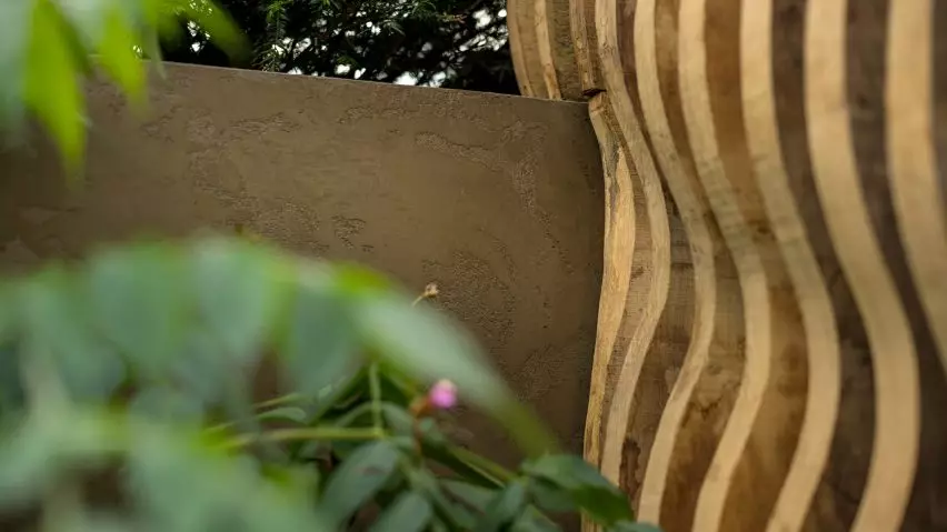 Armadura i detalls de fusta al Chelsea Flower Show