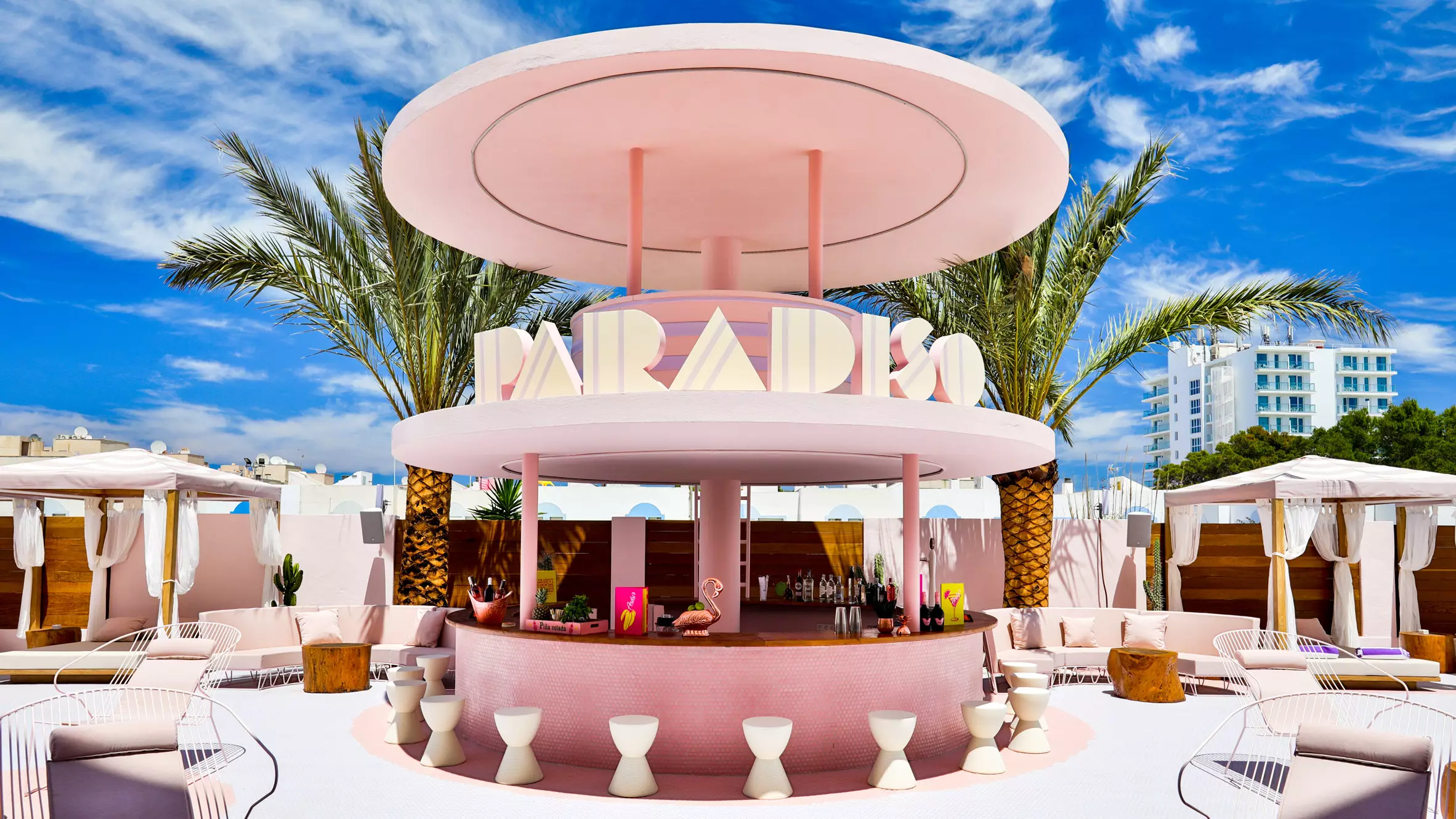 Ilmiodesign tomonidan ishlab chiqarilgan Paradiso Ibiza Art Hotel - pastel pastiche bo'yicha mashq