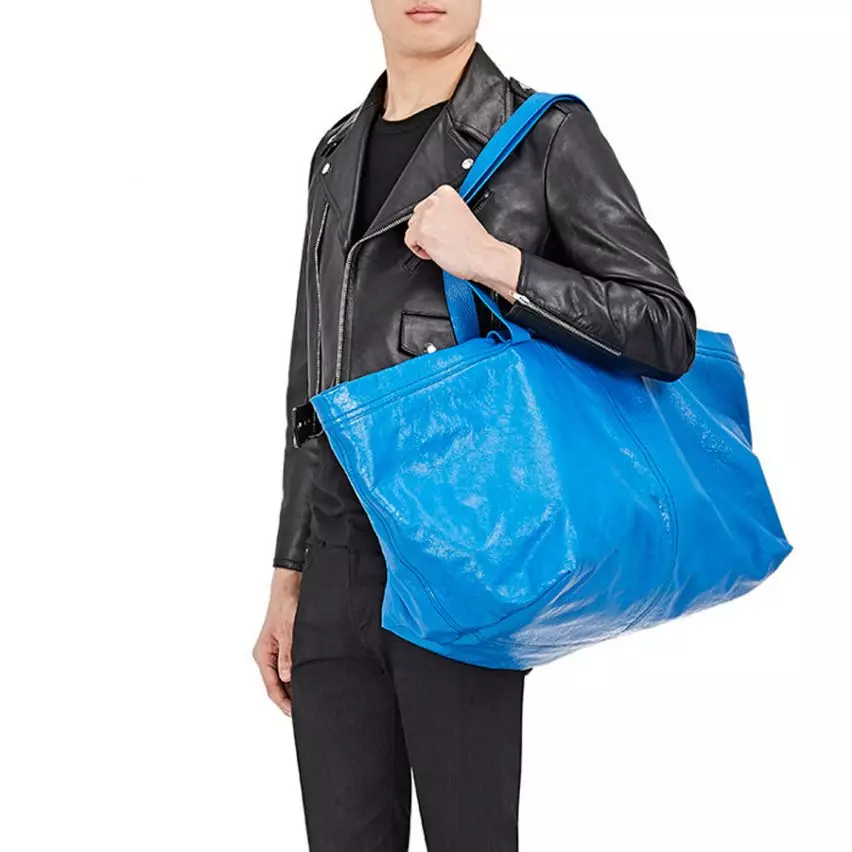 Balenciaga bán phiên bản £ 1,705 của chiếc túi tote màu xanh của IKEA trị giá 40p 17210_1