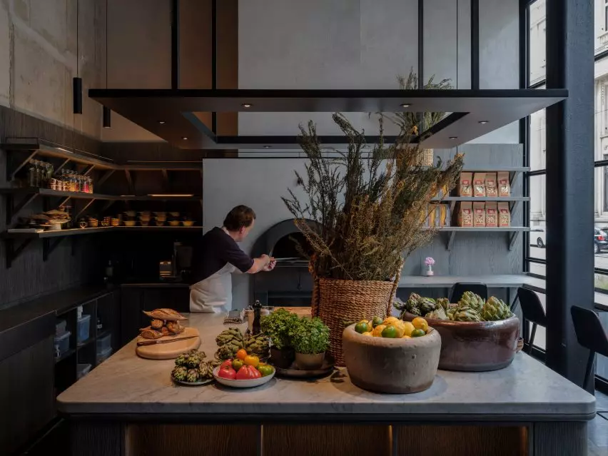 Le Pristine restaurant yn Antwerpen ûntwurpen troch Space Copenhagen