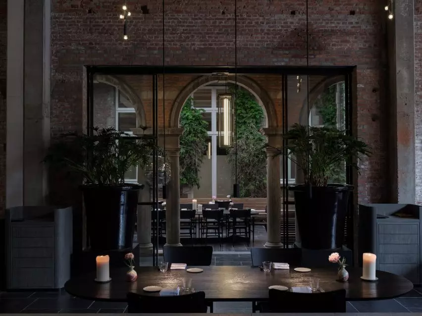 Le Pristine Restaurant zu Antwerpen entworf vum Space Copenhagen