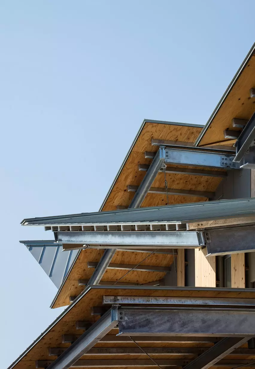 aitoku-kindergarten-kengo-kuma-schools-japan-architecture-_dezeen_2364_col_4