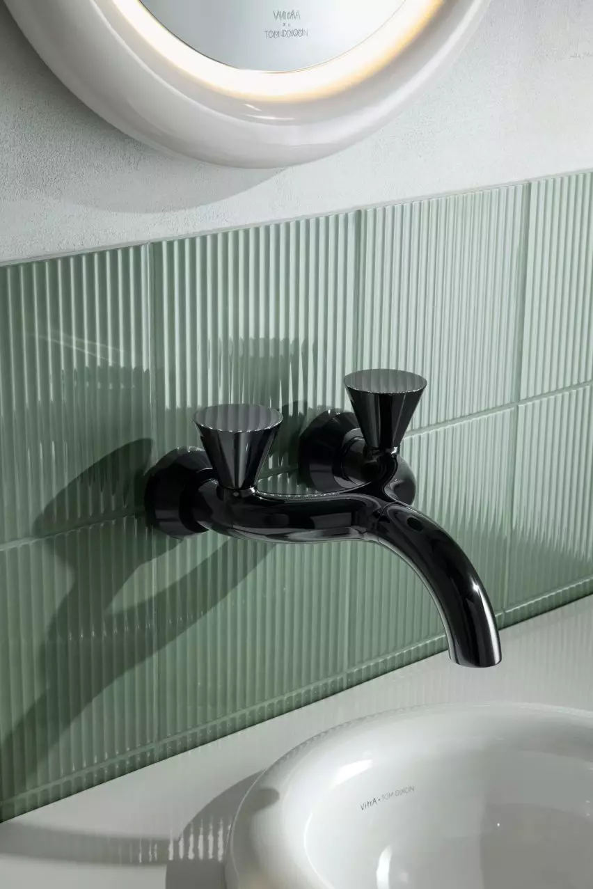 Koleksyon ng Liquid ni Tom Dixon para sa mga banyo ng VitrA