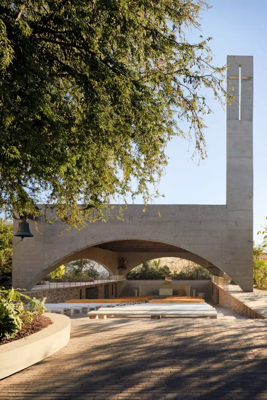 Gewölbte Wände der Kirche in Mexiko