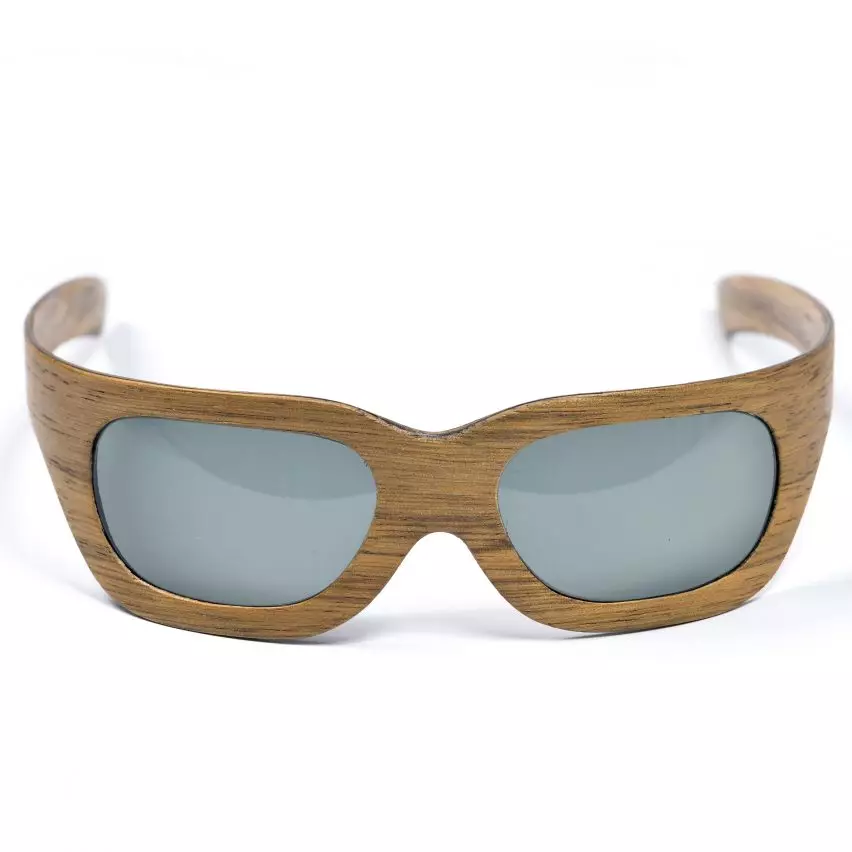 carbonwood-brille-ezri-tarazi-design-overview-brillen-ausstellung-design-museum-holon_dezeen_sq