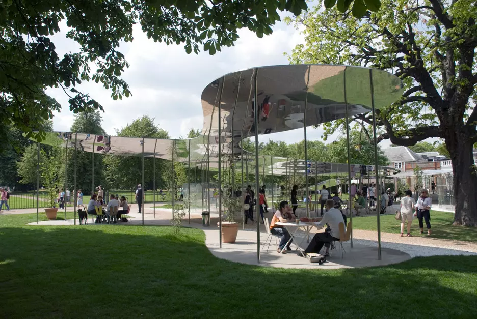 Kazuyo Sejima we SANAA-dan Rýu Nişizawa tarapyndan “Serpentine Gallery Pavilion 2009”