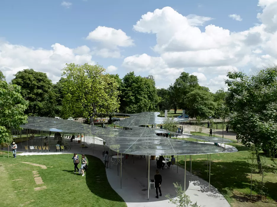 Kazuyo Sejima we SANAA-dan Rýu Nişizawa tarapyndan “Serpentine Gallery Pavilion 2009”