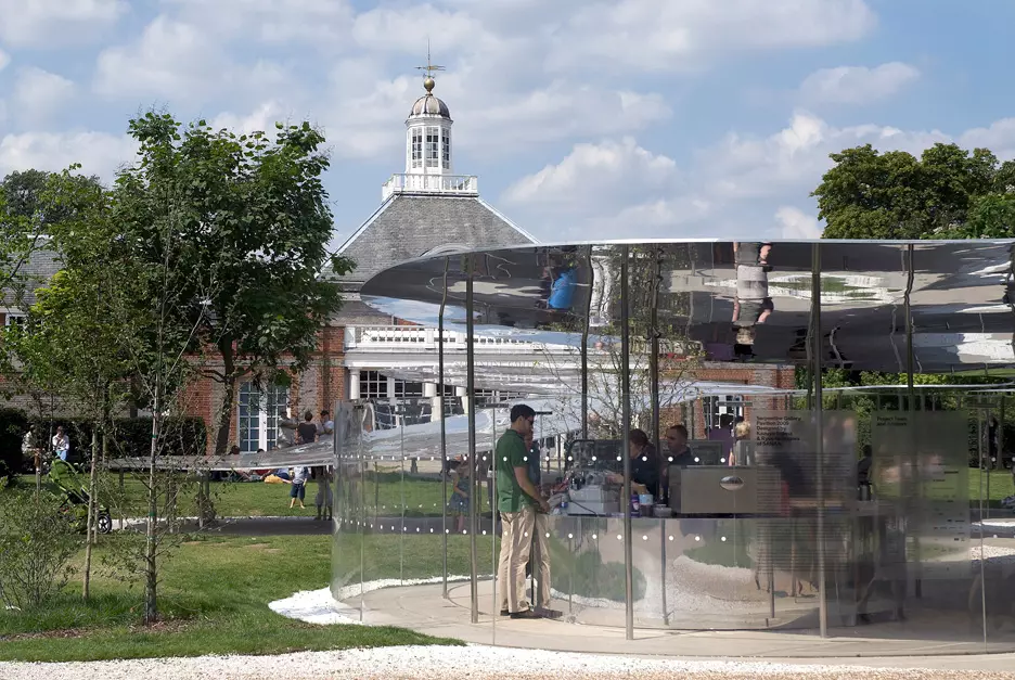 Kazuyo Sejima we SANAA-dan Rýu Nişizawa tarapyndan “Serpentine Gallery Pavilion 2009”