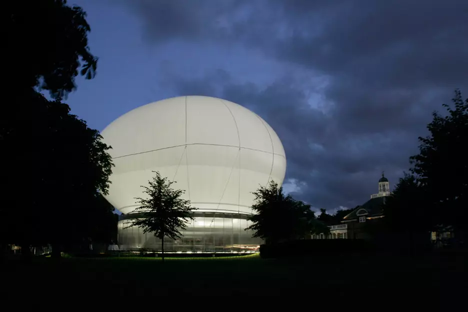 2006 Serpentine Gallery Pavilion av Rem Koolhaas och Cecil Balmond