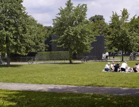 Serpentine Gallery Pavilion 2011 nipasẹ Peter Zumthor ti o ya aworan nipasẹ Julien Lanoo