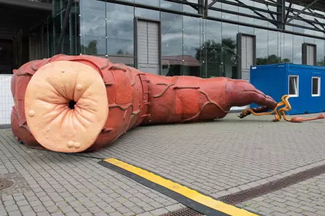 O bo, o malo e o feo de Atelier Van Lieshout na Ruhrtriennale