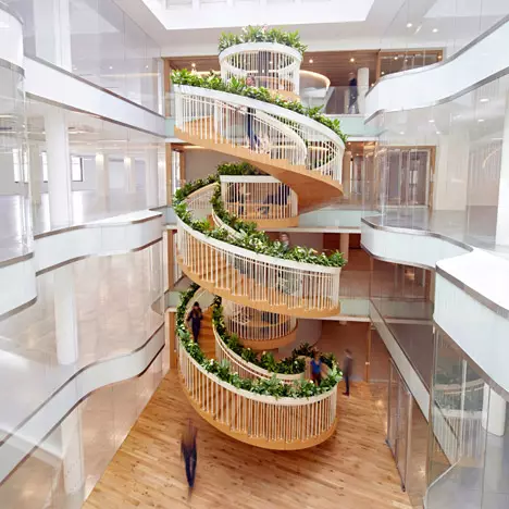 Paul Cocksedge 为 Ampersand 设计的生活楼梯