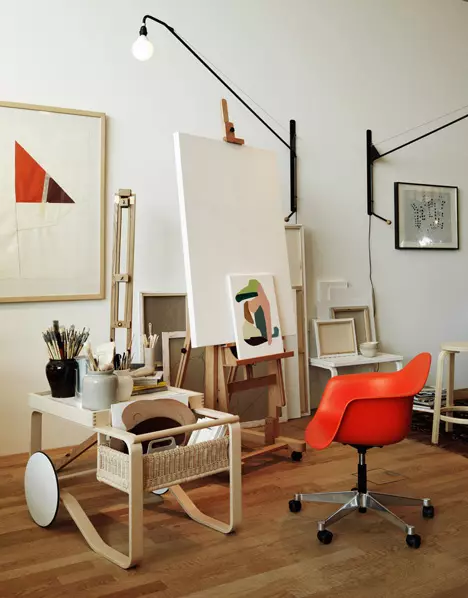 Лофт Studioilse VitraHaus с мебелью Vitra и Artek