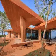 RCR Arquitectes Palmares klubo namo stogas