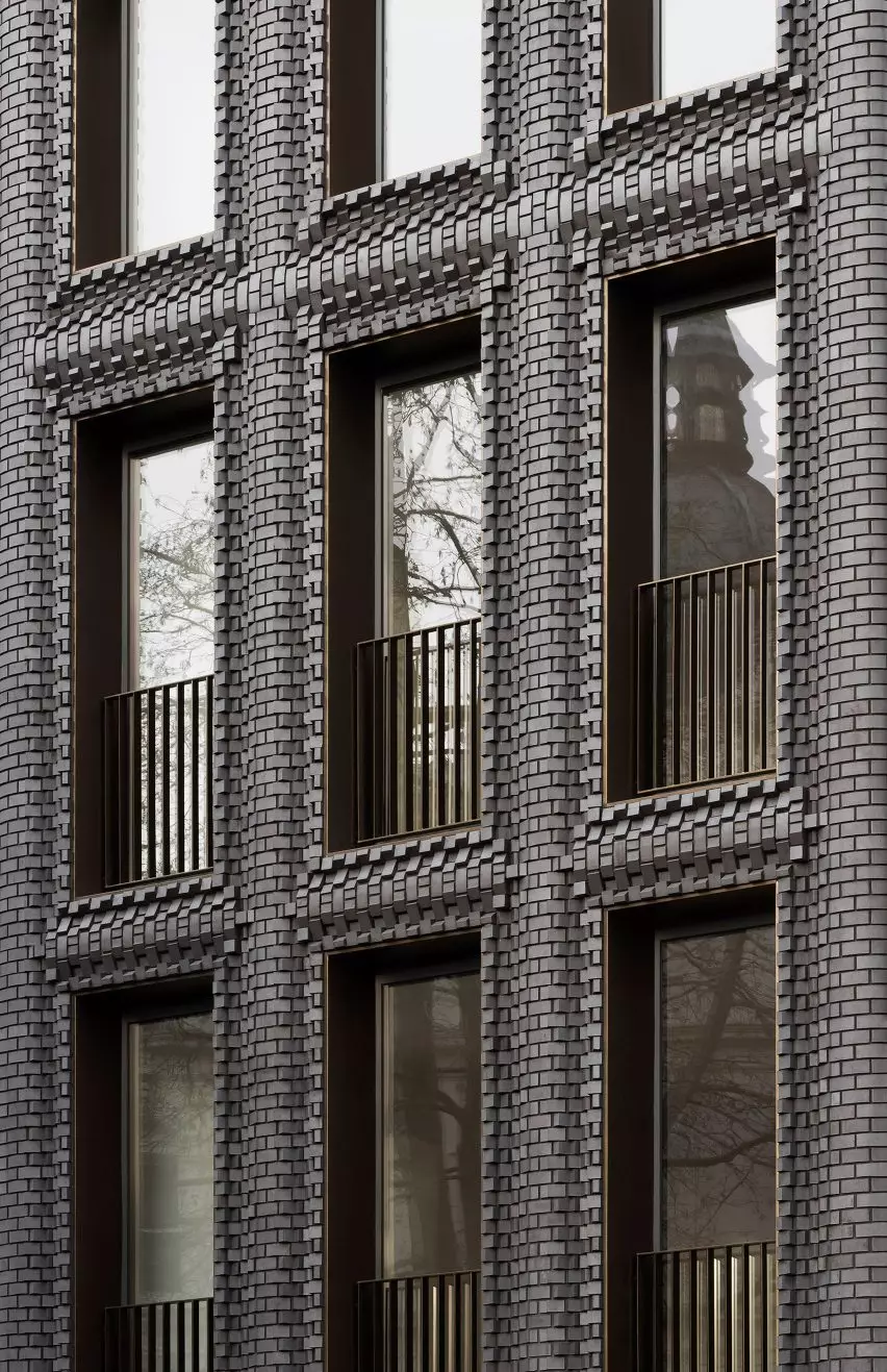 The Interlock od Bureau de Change Architects