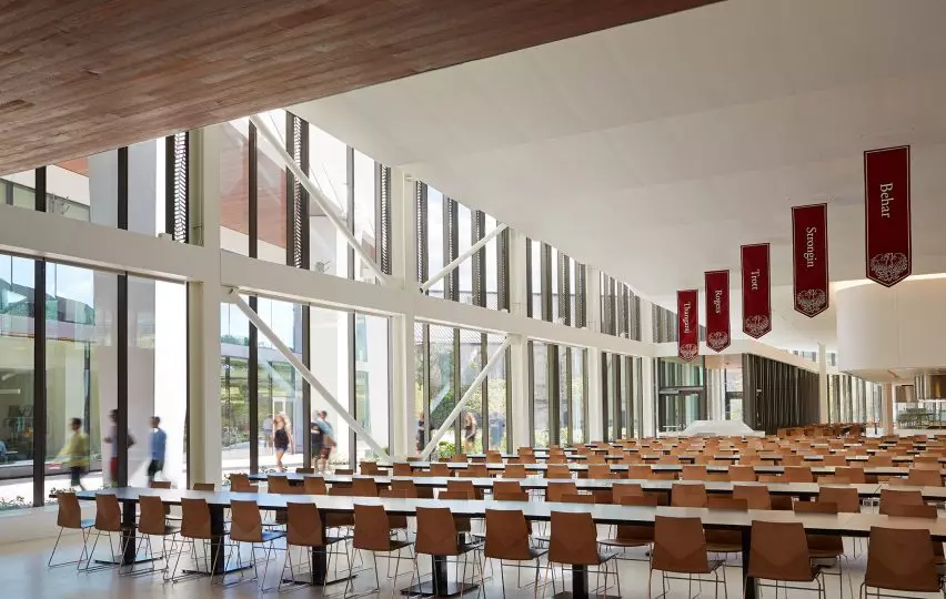 University-of-chicago-campus-north-residential-commons_studio-gang-architects_steve-hall-copyright-hedrich-blessing_dezeen_2364_col_4