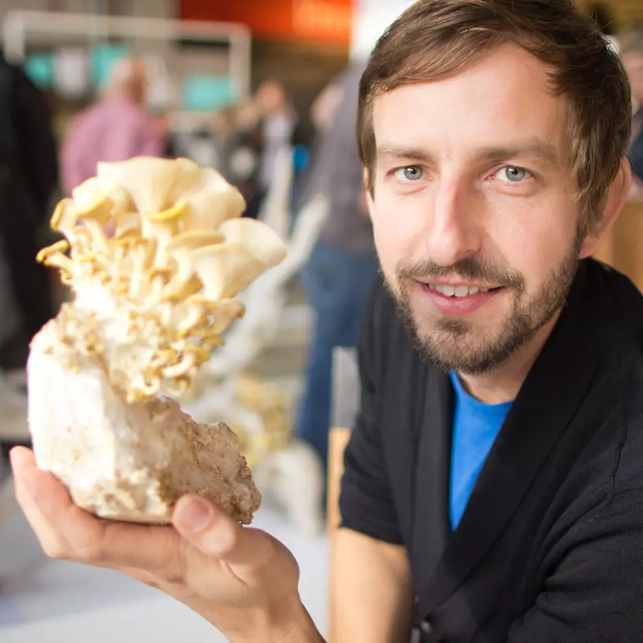 Panayam ni Eric Klarenbeek sa muwebles na gawa sa 3D-printed fungus