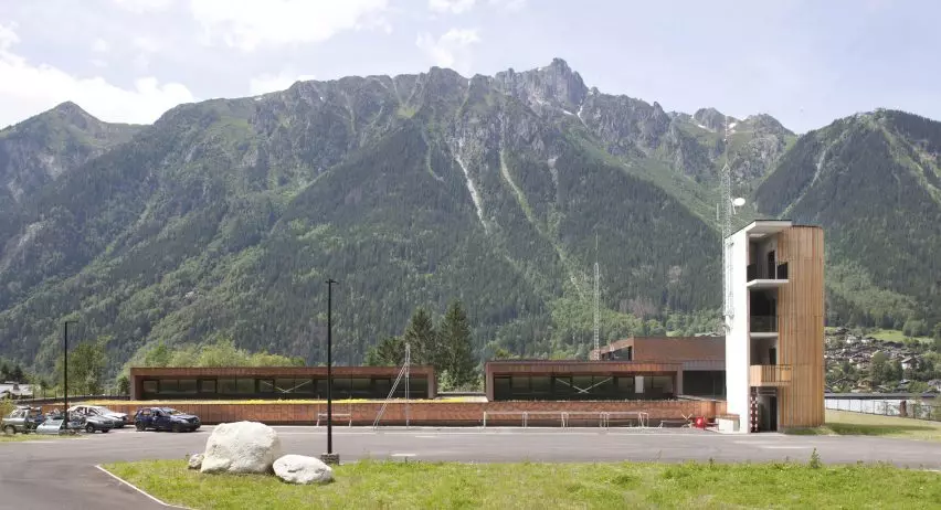 Caserne de Pompiers de Chamonix par Studio Gardoni