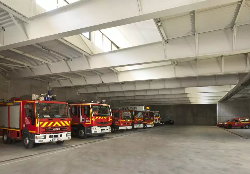 Caserne de Pompiers de Chamonix par Studio Gardoni