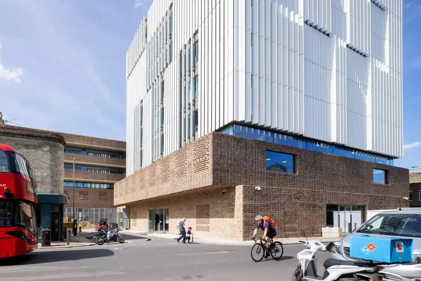 Exterior of Royal College of Art campus nataon'i Herzog & de Meuron