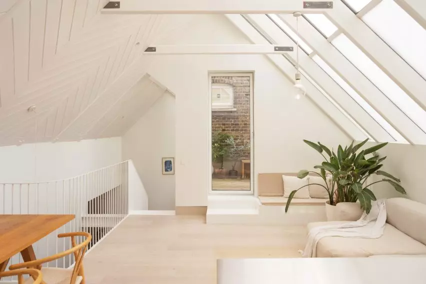 Khu vực sinh sống Skylit của ngôi nhà ở London