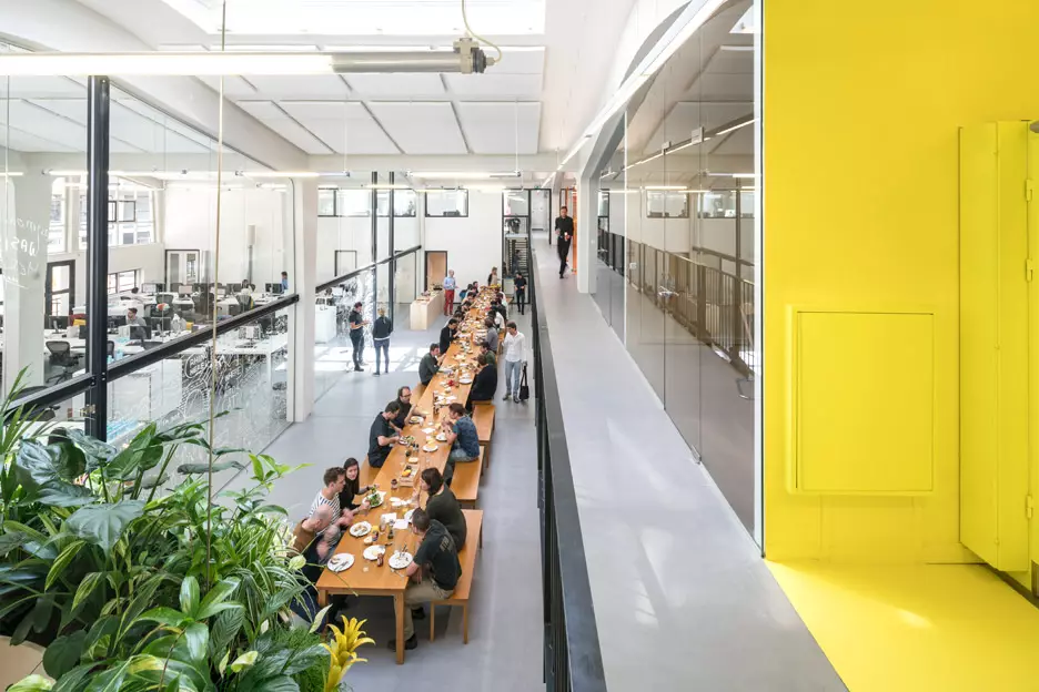 mvrdv-office-architecture-interior-self-designed-studio-rotterdam-homespaces-colour-_dezeen_936_13