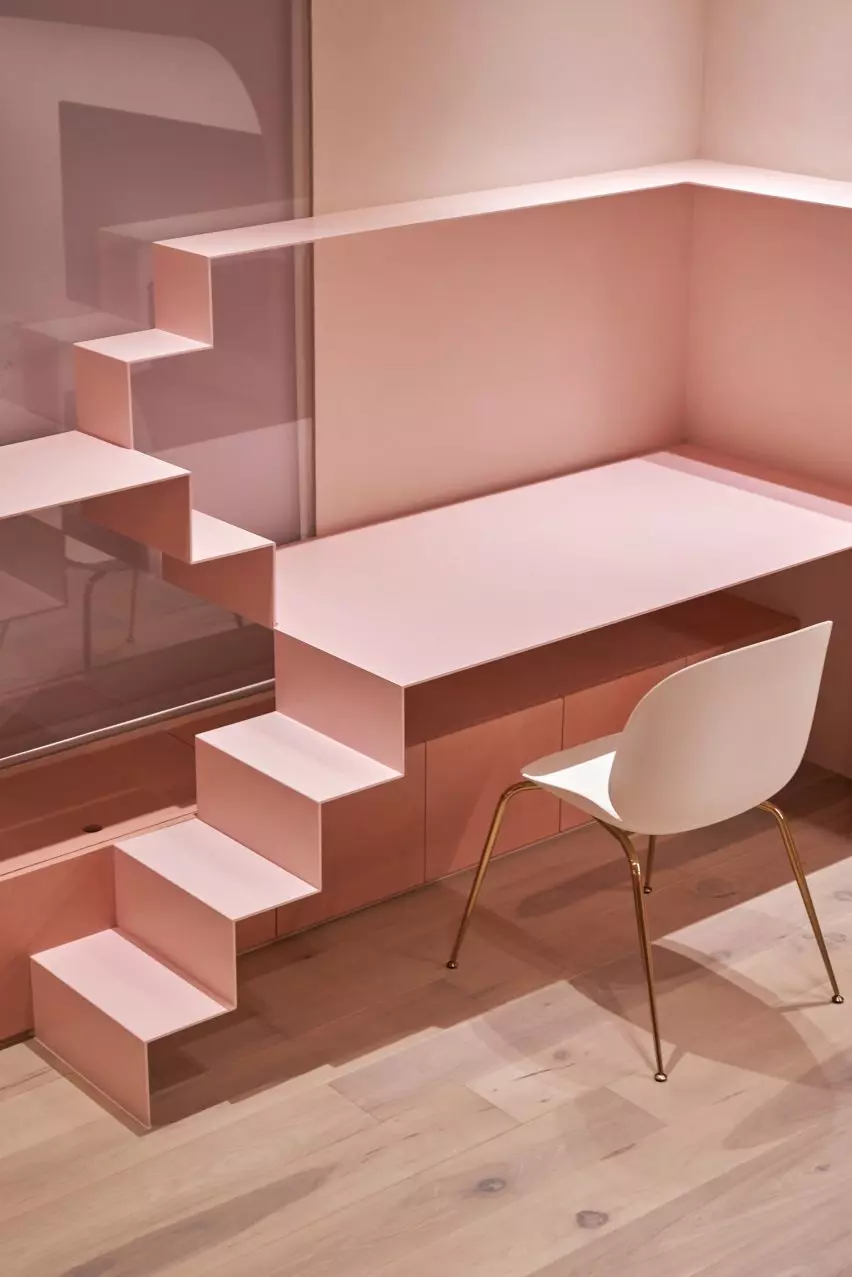 Cats' Pink House vum KC Design Studio