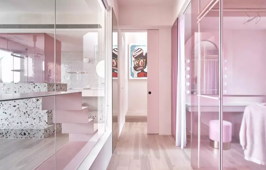 Cats' Pink House vum KC Design Studio