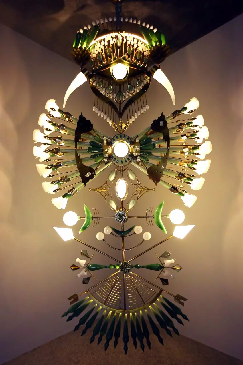 Les luminaires Totems Over Time de Klove prennent la forme de talismans de style Art Déco