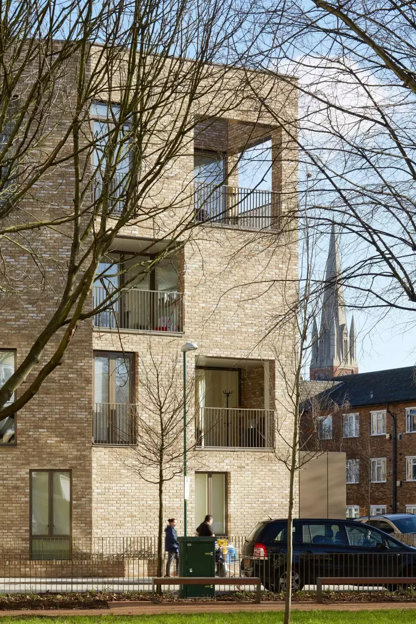 Ely Court por Alison Brooks Architects