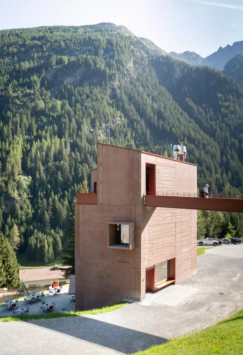 Facade of Ibex Museum St Leonhard ji hêla Daniela Kröss û Rainer Köberl ve