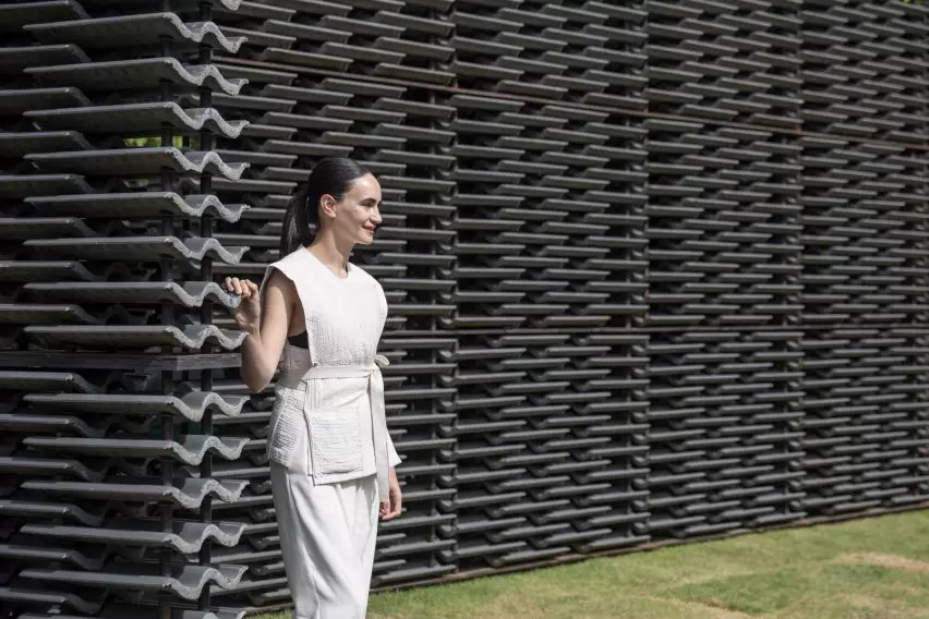 Serpentine Pavilion 2018 ដោយ Frida Escobedo