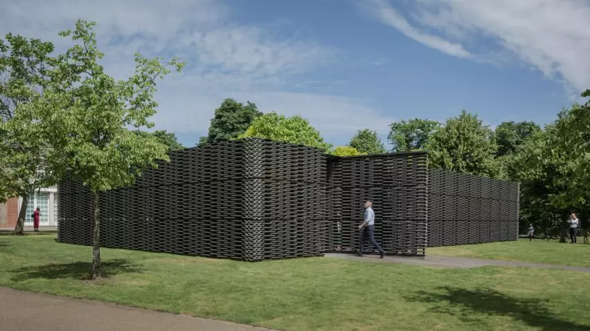 Serpentine Pavilion 2018 ដោយ Frida Escobedo