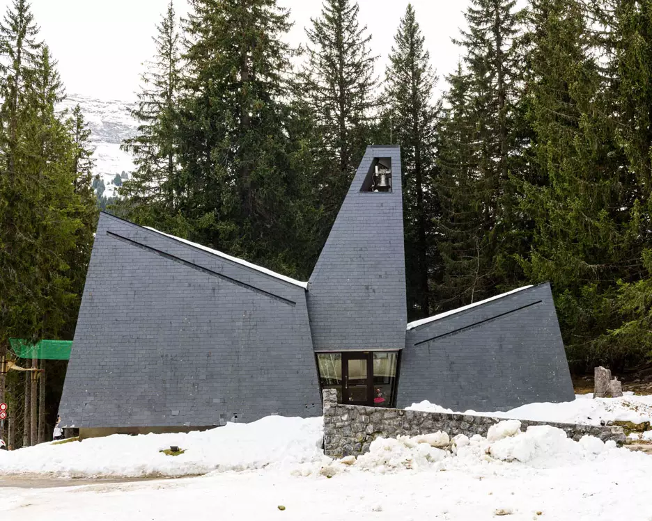 Ohun asegbeyin ti Brutalist siki ti Flaine, France nipasẹ Alastair Philip Wiper