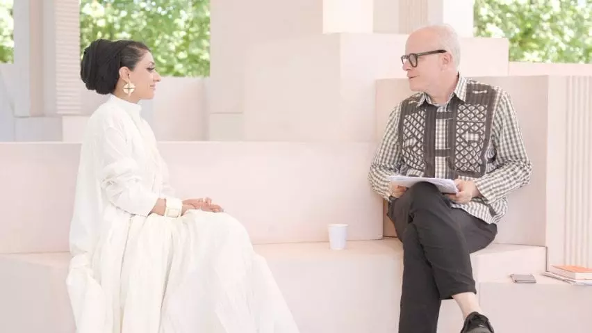 Sumayya Vally y Hans Ulrich Obrist en el Serpentine Pavilion 2021