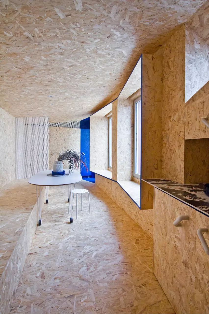 Urban Cabin dening Francesca Perani OSB interior