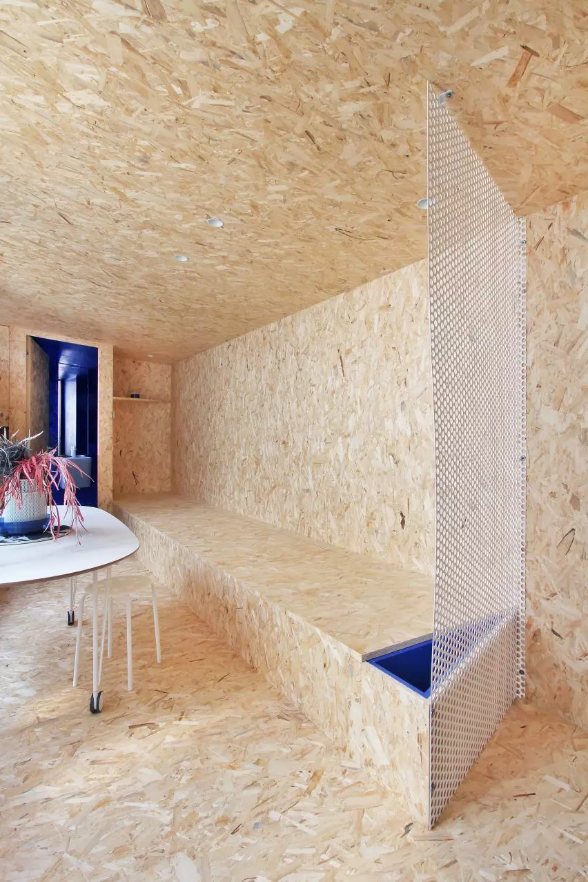 Urban Cabin dening Francesca Perani OSB interior