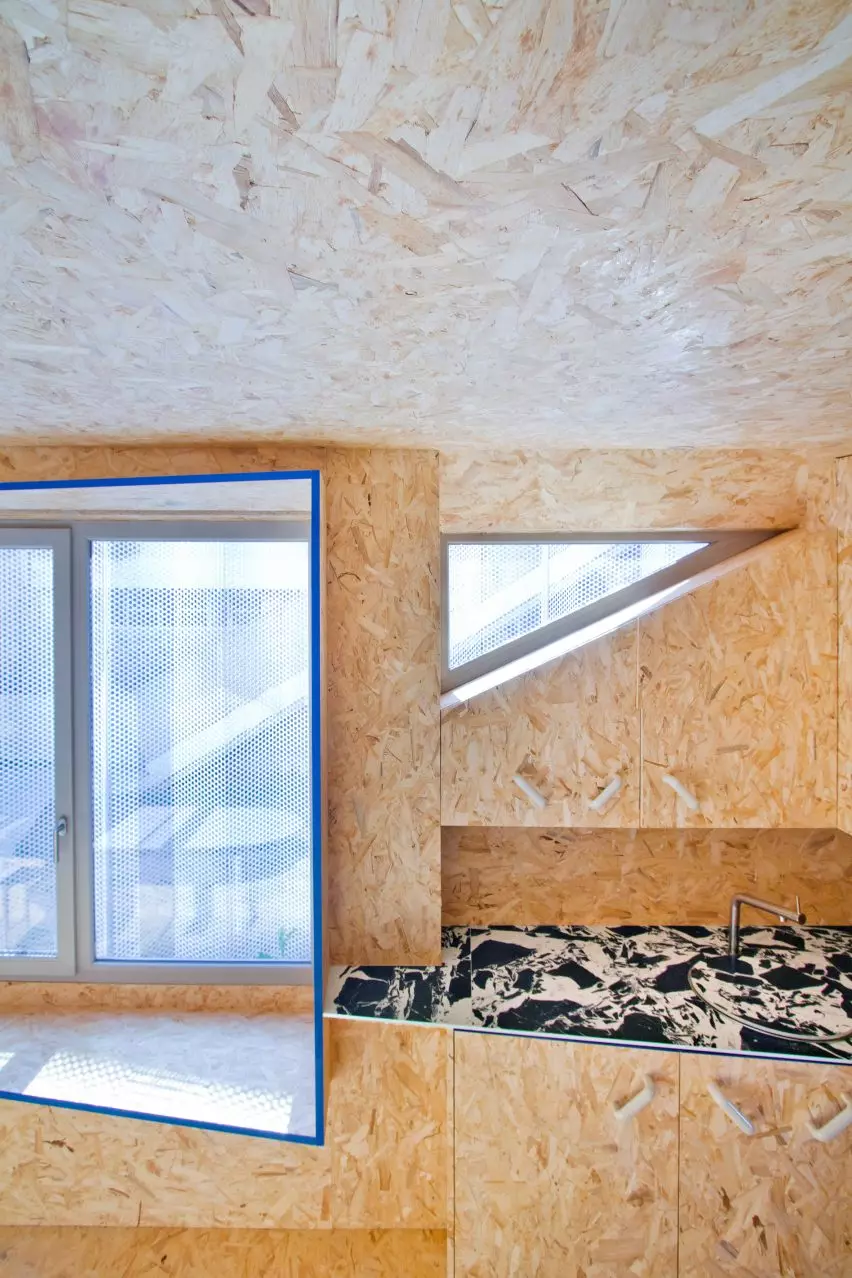 Urban Cabin dening Francesca Perani OSB interior