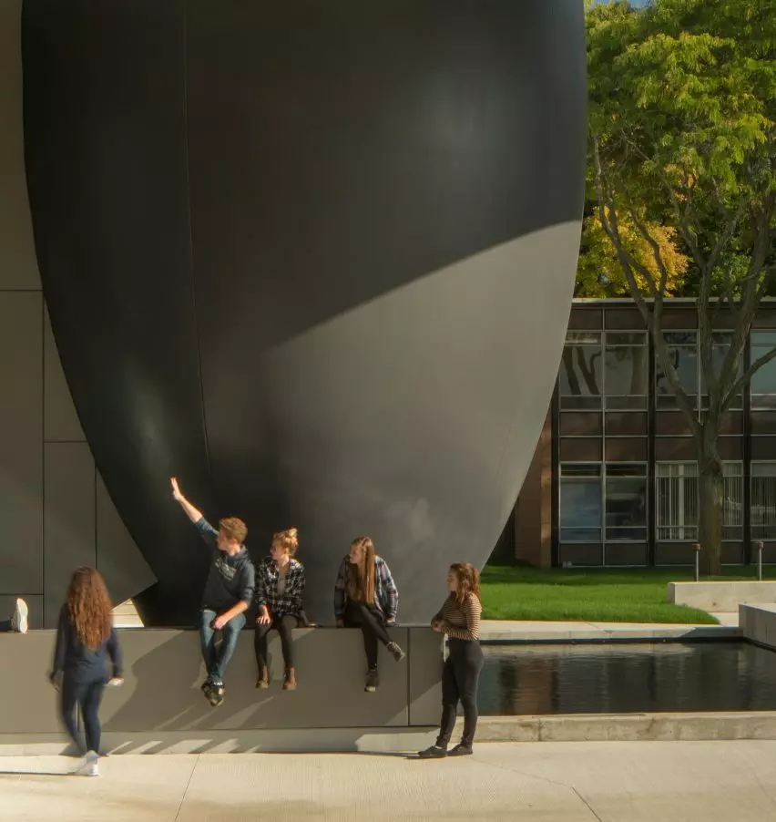 The Taubman Complex eftir Morphosis