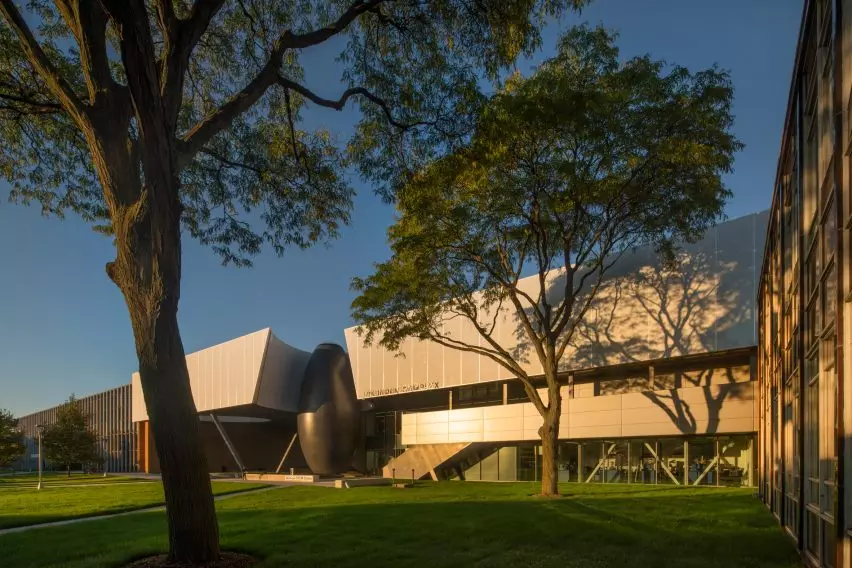 The Taubman Complex eftir Morphosis