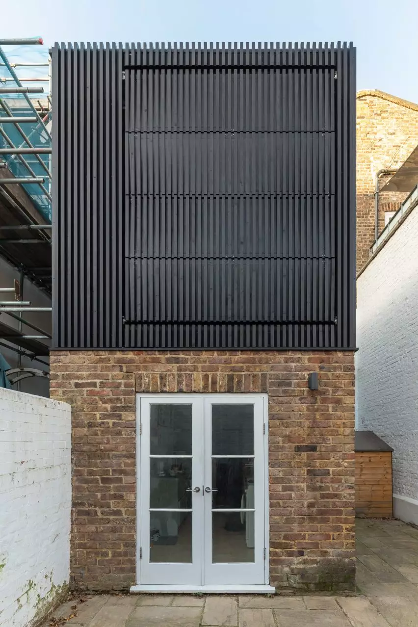 Black Box hús viðbygging í Islington eftir MATA Architects