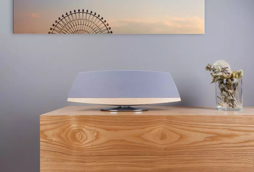 moshi-spatia-wireless-speaker-competition_dezeen_2364_col_2