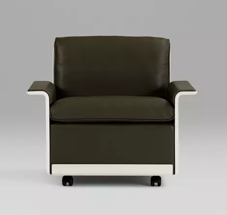 Vitsœ перезапустив програму Dieter Rams 620 Chair