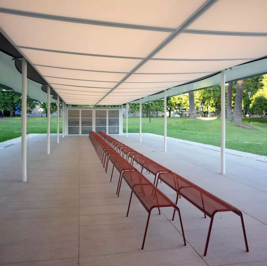 MPavilion 2019 od Glenna Murcutta v Melbourne, Austrálie