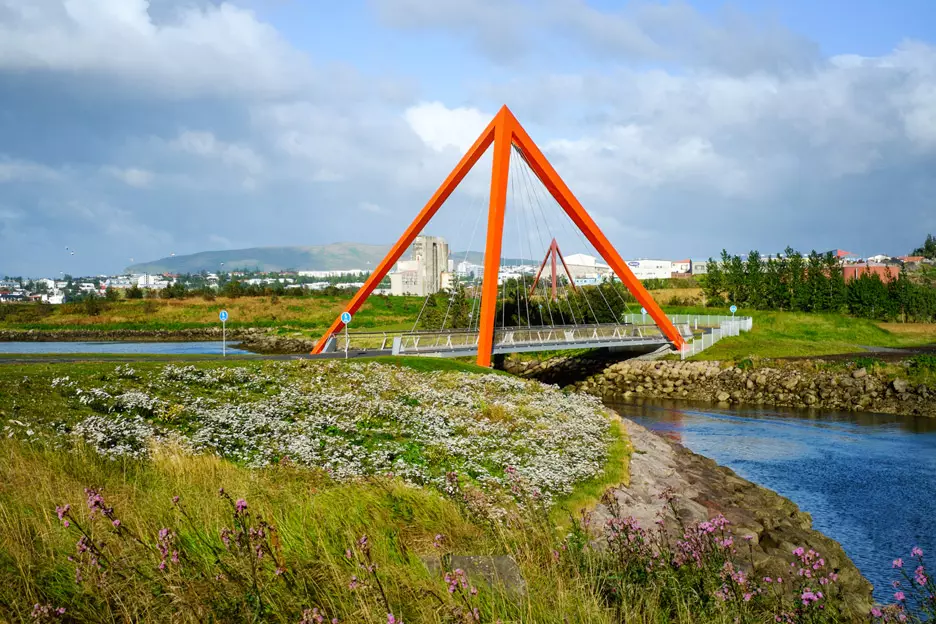 Pontydd beic a cherddwyr gan Ragnhildur Kristjansdottir