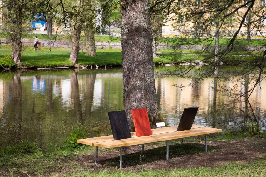 Jasper Morrison kurerar samling av designerbänkar för den finska biennalen